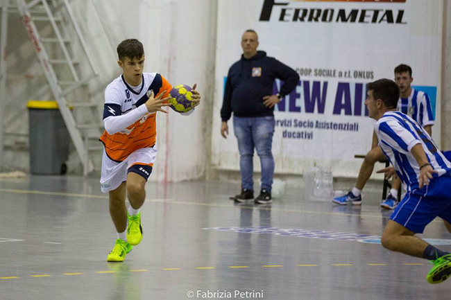 Pallamano, Città Sant’Angelo mantiene la vetta della classifica