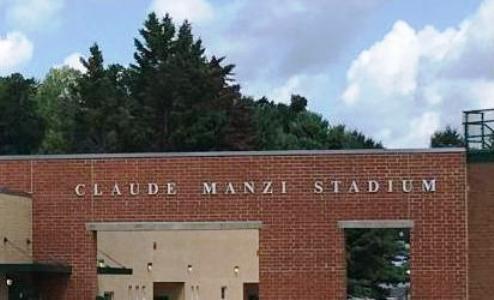 Claude Manzi grande allenatore di football-americano in North Carolina