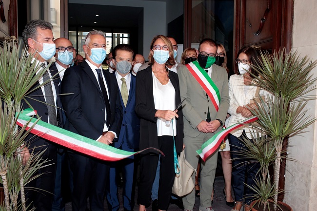 L'Aquila, taglio del nastro per la nuova sede di BPer Banca in centro