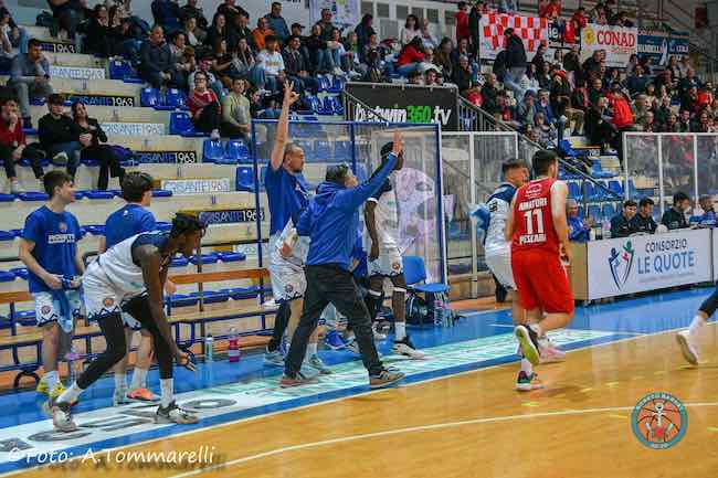 Roseto Basket 20.20 - Amatori Pescara 67-60: il racconto del match