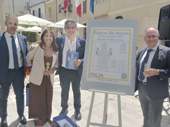 Francobollo dedicato a Palazzo De Sanctis a Lettomanoppello