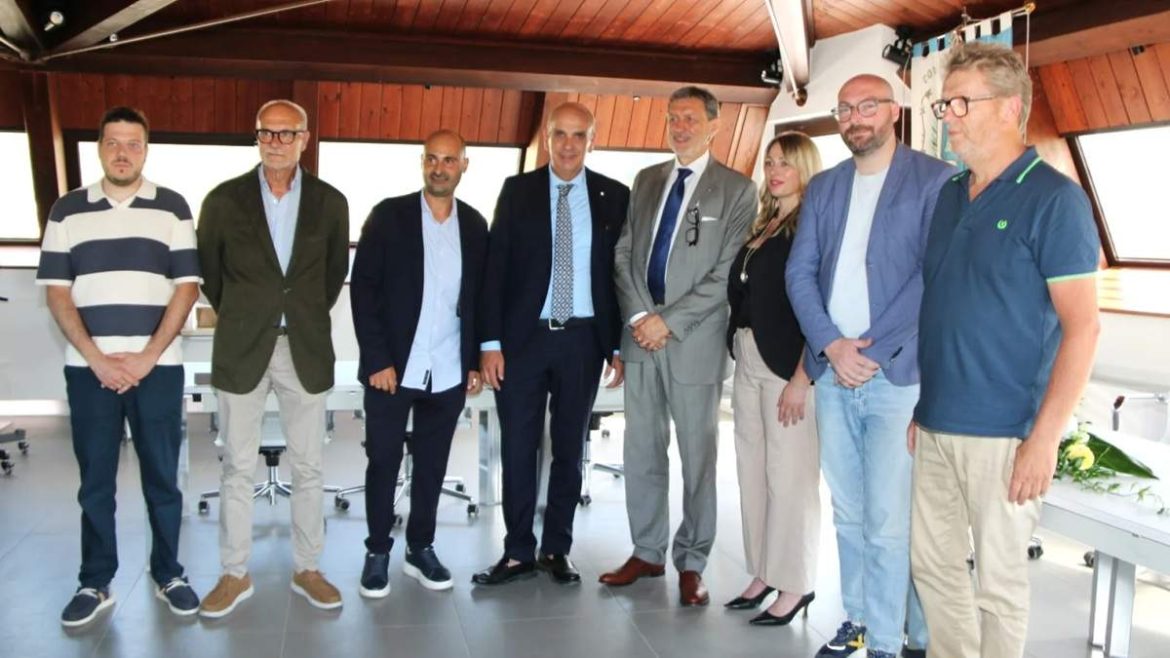 Castelli, Marsilio in visita al liceo artistico e al Museo della Ceramica